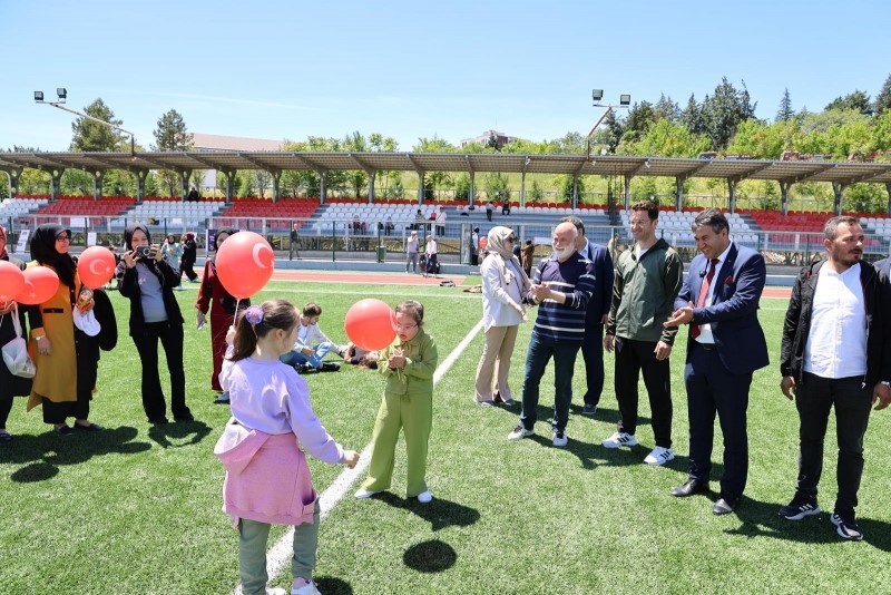 Gediz’de engelli bireyler için uçurtma şenliği - Eskişehir Haberleri ... Gediz’de engelli bireyler için uçurtma şenliği - Eskişehir Haberleri ...
